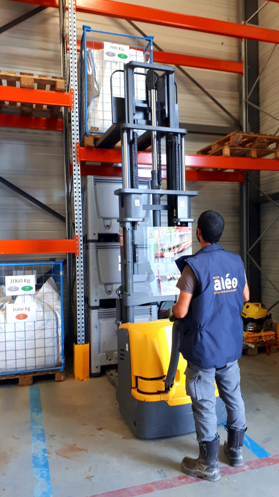 CACES® R485 Gerbeur Accompagnant : Tout ce qu'il faut savoir | aléo ...